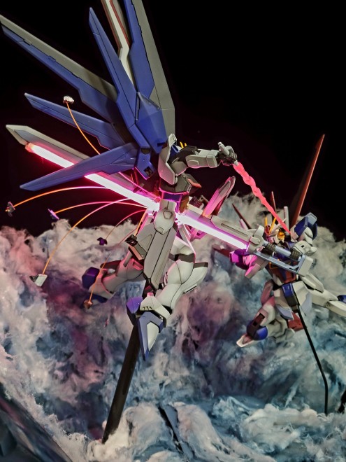 『ガンダムSEED DESTINY』名シーンのガンプラ再現にSNSで話題沸騰！フリーダム不敗神話の悪魔が蘇る・・・ : アニ速チャンネル