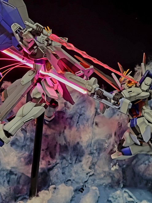 『ガンダムSEED DESTINY』名シーンのガンプラ再現にSNSで話題沸騰！フリーダム不敗神話の悪魔が蘇る・・・ : アニ速チャンネル