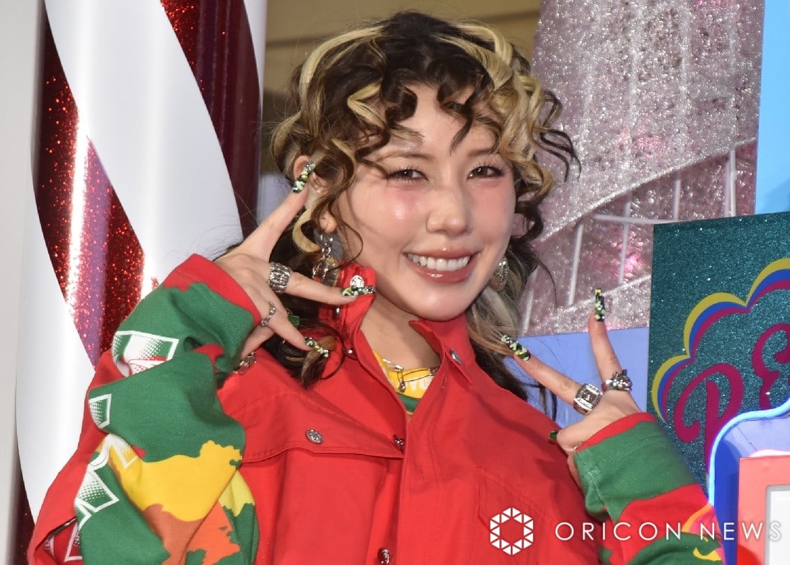 画像・写真 | 仲里依紗、長男12歳の誕生日をオーストラリアで祝福 親子で嬉し泣きする姿にファンもらい泣き「いいお母さんだなぁ」 4枚目 | オリコンニュース（ORICON NEWS）