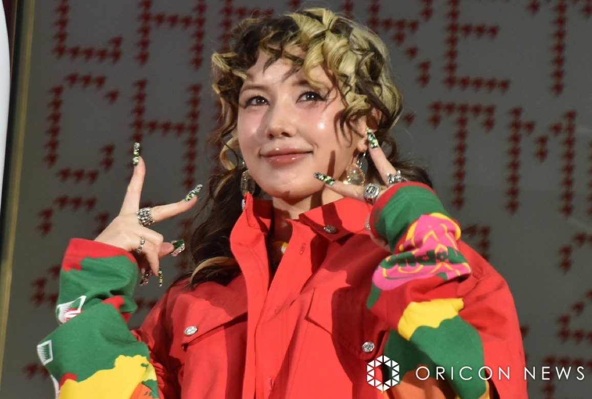 画像・写真 | 仲里依紗、長男12歳の誕生日をオーストラリアで祝福 親子で嬉し泣きする姿にファンもらい泣き「いいお母さんだなぁ」 6枚目 | オリコンニュース（ORICON NEWS）