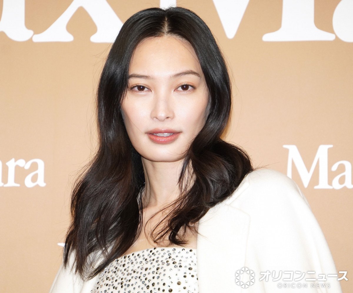 画像・写真 | TWICE・ツウィ、きらびやかなドレス姿で魅了 “ゆるぎない自信”を語る 21枚目 | オリコンニュース（ORICON NEWS）