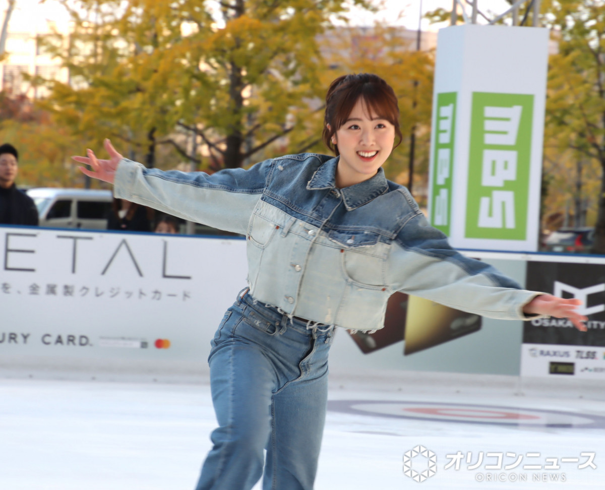 画像・写真 | 本田望結、大阪駅前で12年連続初滑り オールデニムファッションで魅了 6枚目 | オリコンニュース（ORICON NEWS）