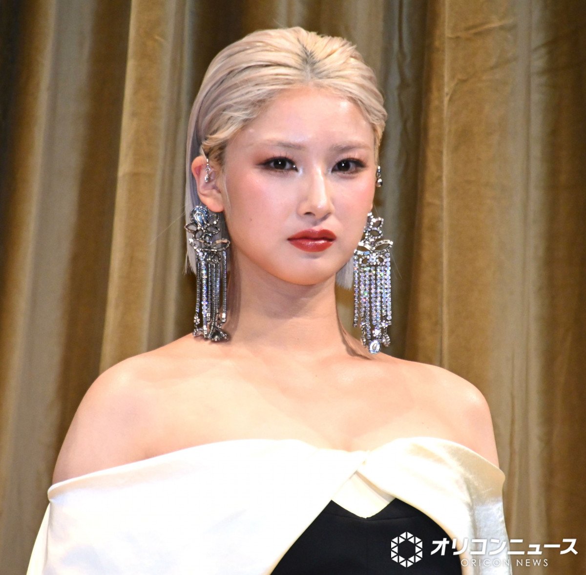 画像・写真 | HANA、デビュー年は壁もあった「HANAだからこそ乗り越えられた」 “今年を彩る顔”として表彰 3枚目 | オリコンニュース（ORICON NEWS）